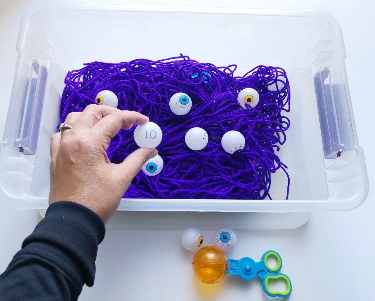 Monster Sensory Bin for Speech Therapy - thedabblingspeechie